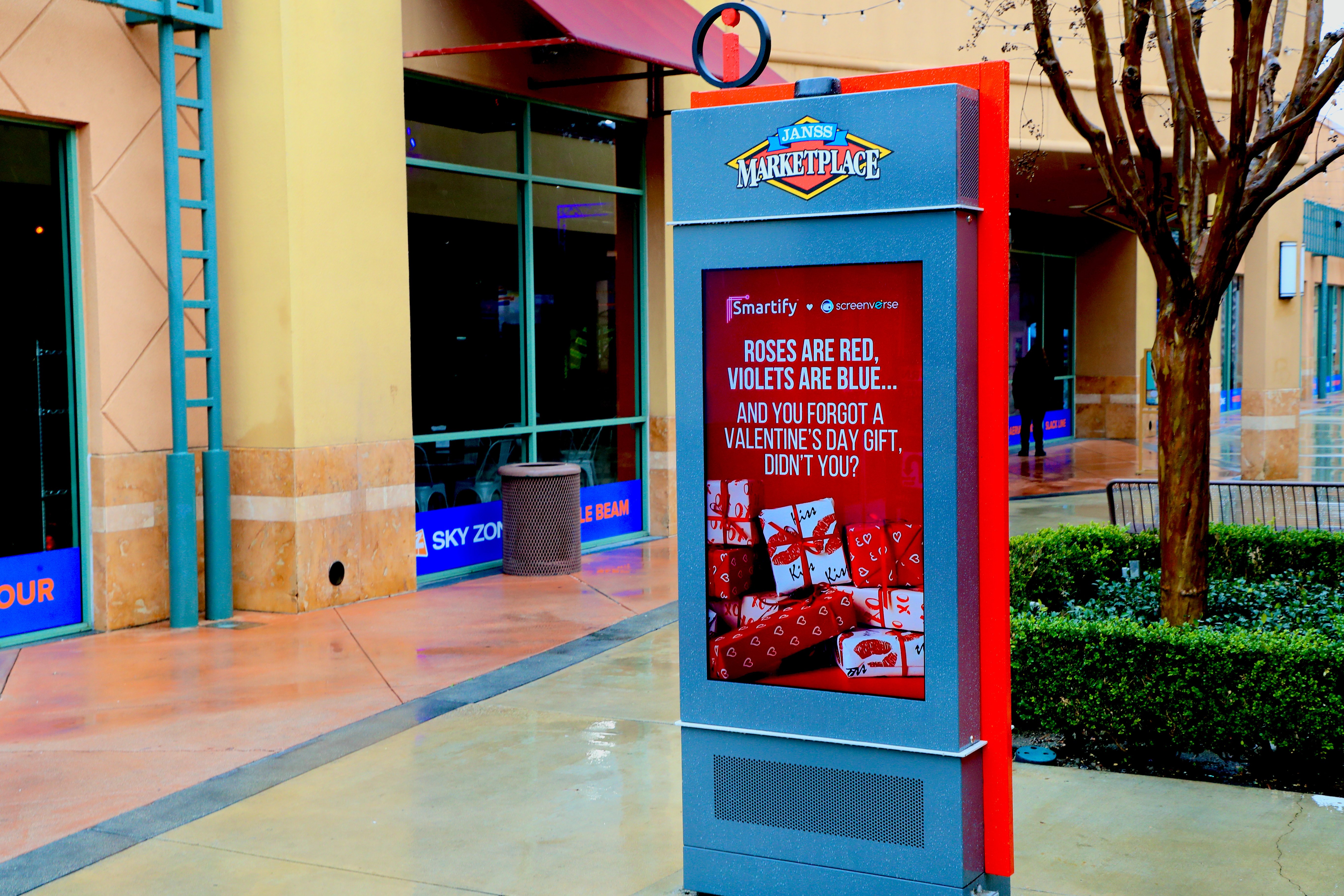 Right Place, Right Time: The Power of Context in DOOH Advertising